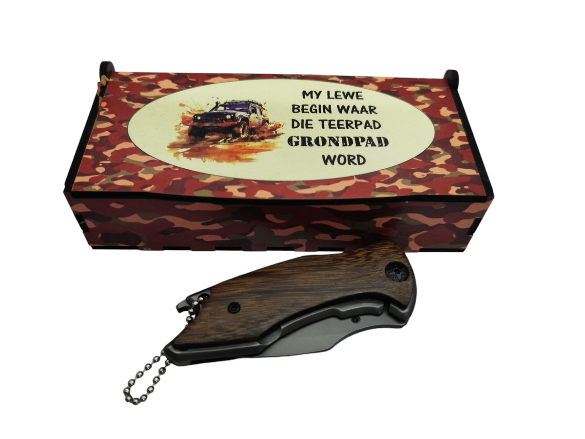X75 Knife in a gift box - My lewe begin waar die teerpad grondpad word ...