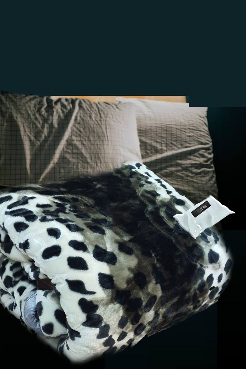 High Quality Extreme Warm Winter Blanket And Complementary Iywa Tieback