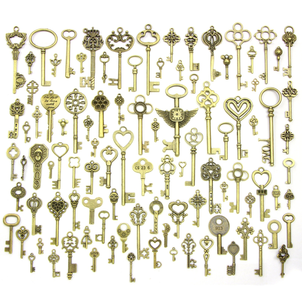 Mixed Set Of Vintage Skeleton Keys In Antique Bronze Of Different Size
