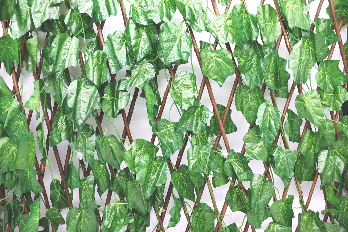 70cm Artificial Green Leaf Retractable Extension Fencing - Leaf Pattern ...